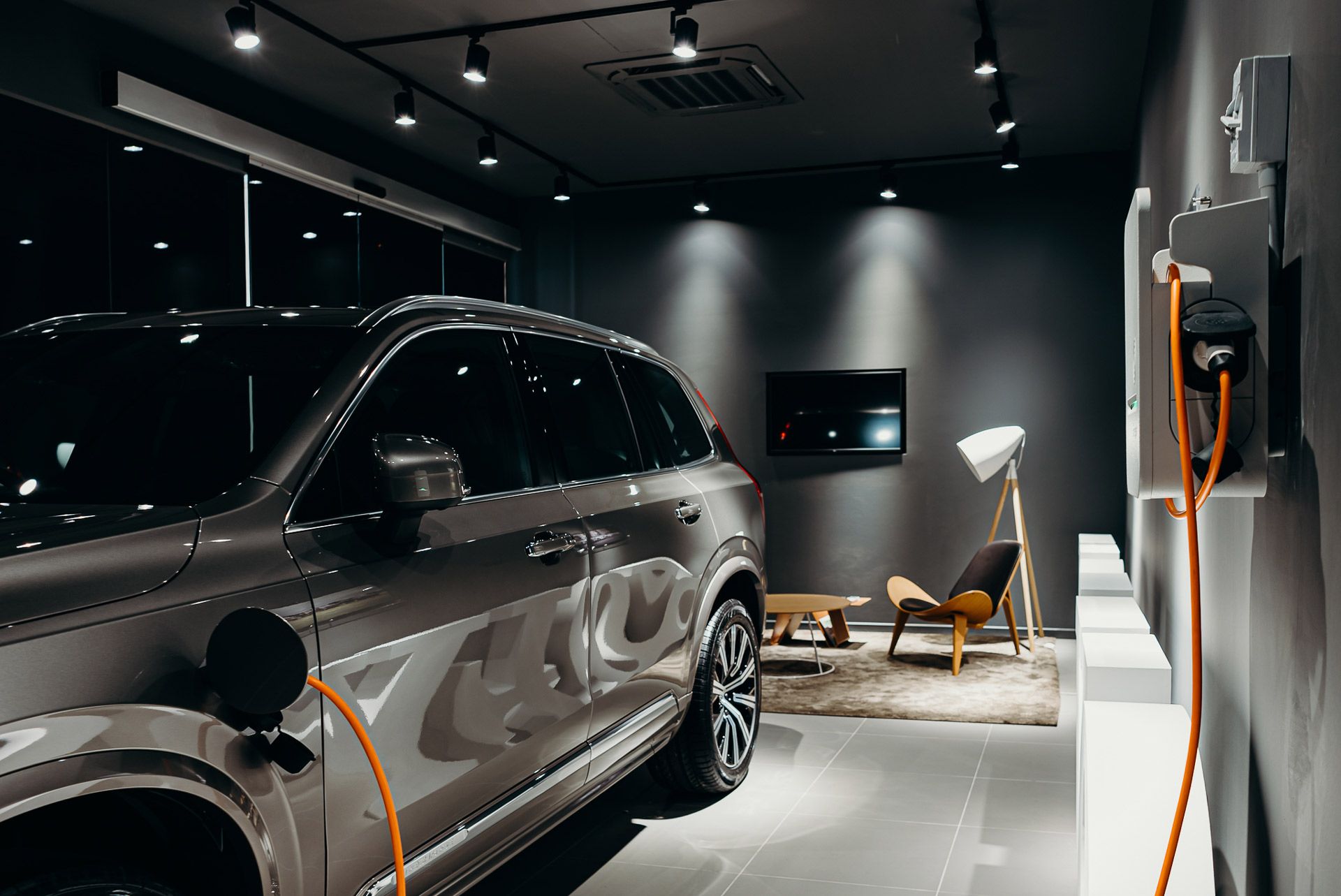 The LARGEST VOLVO CAR Service Centre in Northern Region - Western Circle